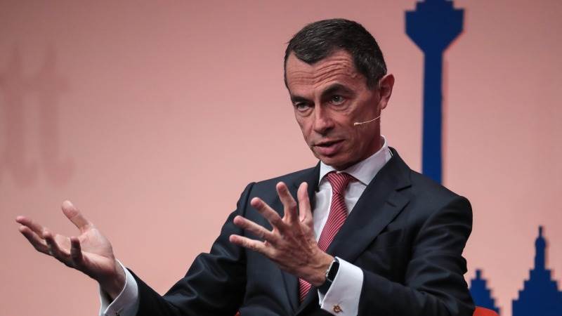 Les perles de Jean-Pierre Mustier dans le dossier Atos Kretinsky [Brève ...